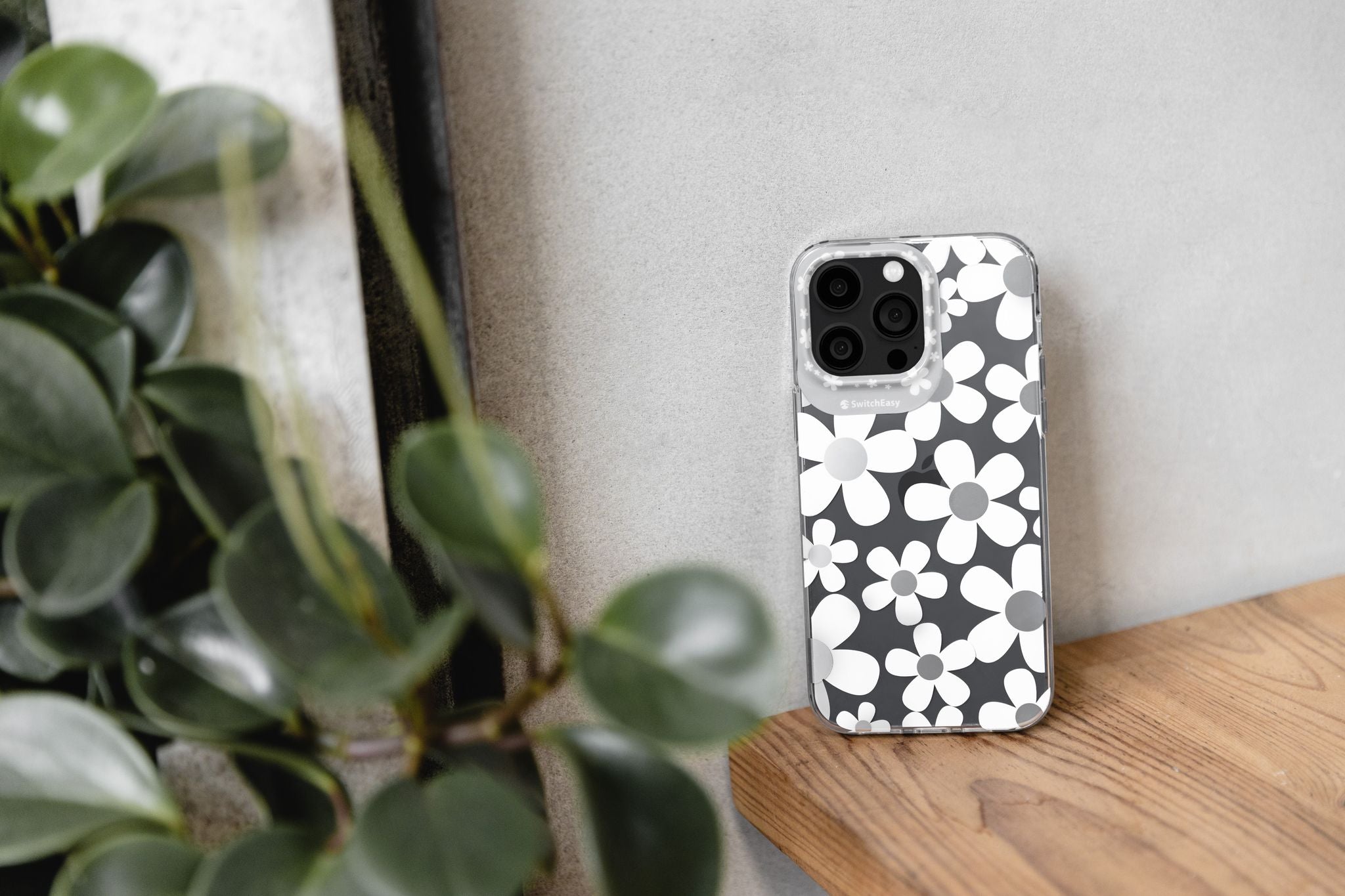 SwitchEasy Artist MagSafe iPhone Case 14 Series - Cult of Mac Store